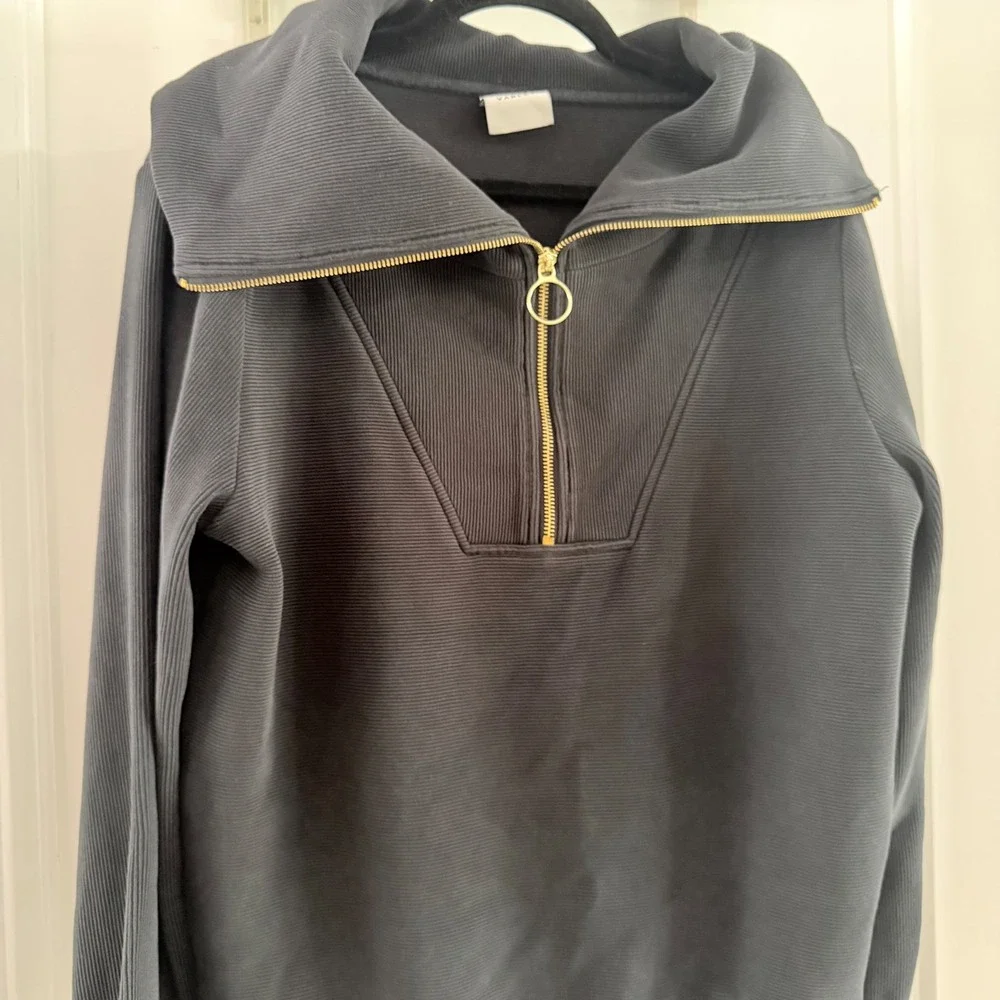 Varley | Sweaters | Varley Vine Half Zip Pullover Black Ribbed ...
